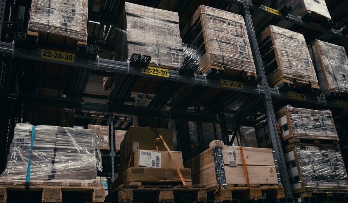 Efficient Container Storage: Mastering Square Packing | Storage-Tech